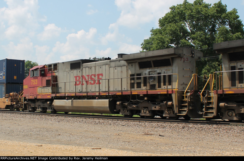 BNSF 753 (1)